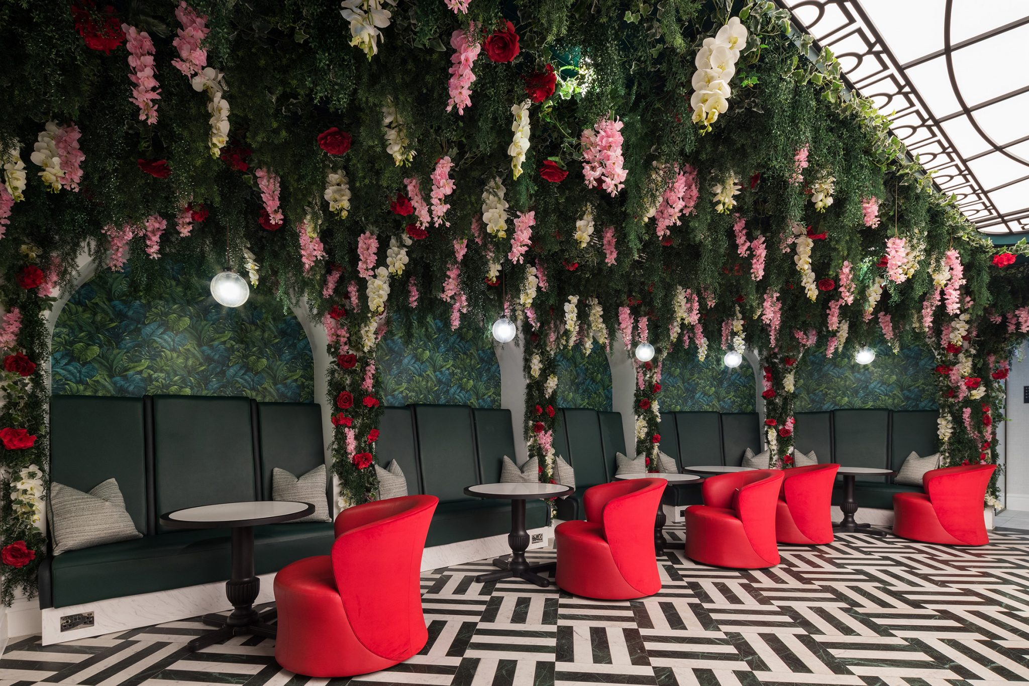 Leaflike | Hotel Plants - Reception Flowers - Plants For Hotel Lobby